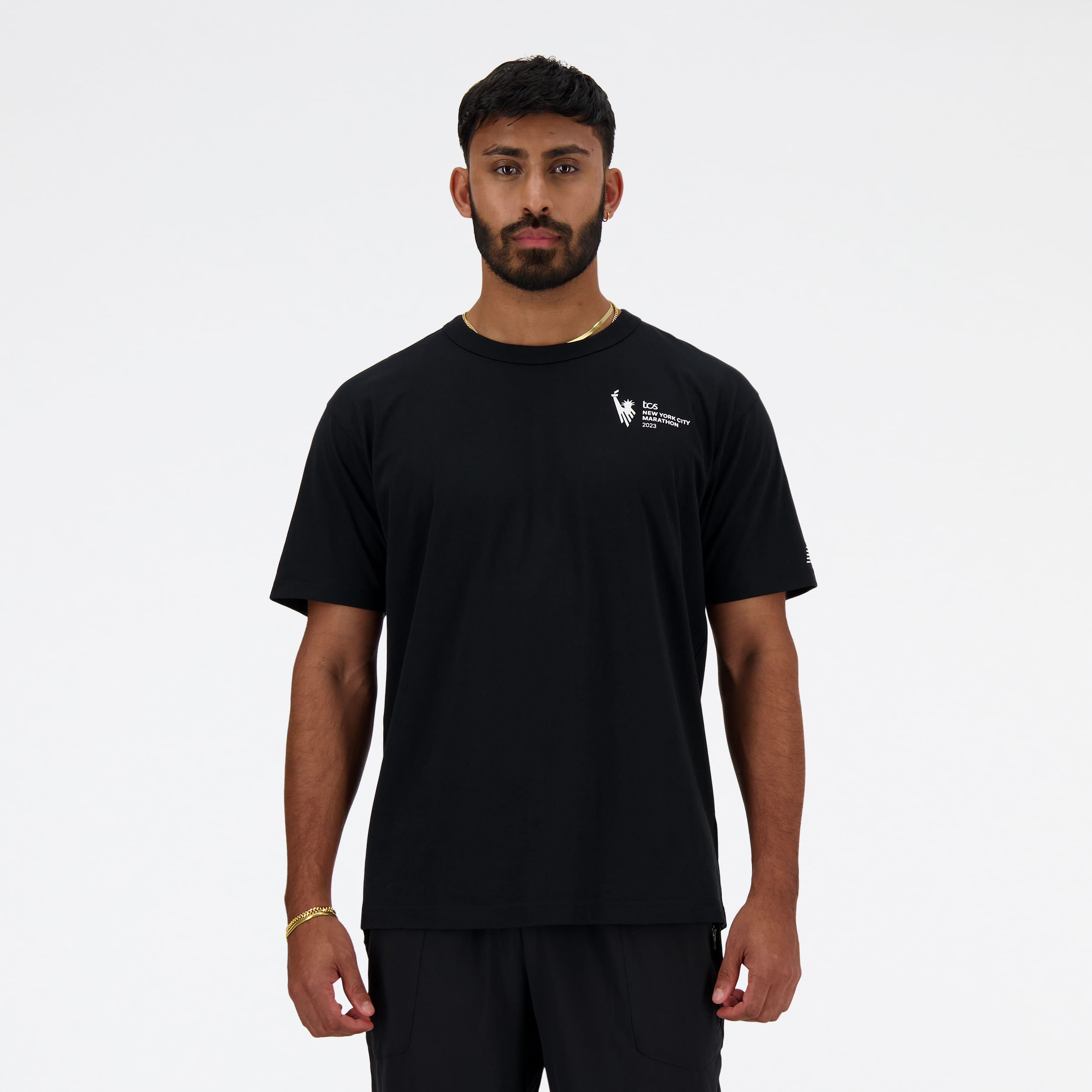 Remera New Balance Hombre Essentials Graphic NYC Marathon Negro - My ...