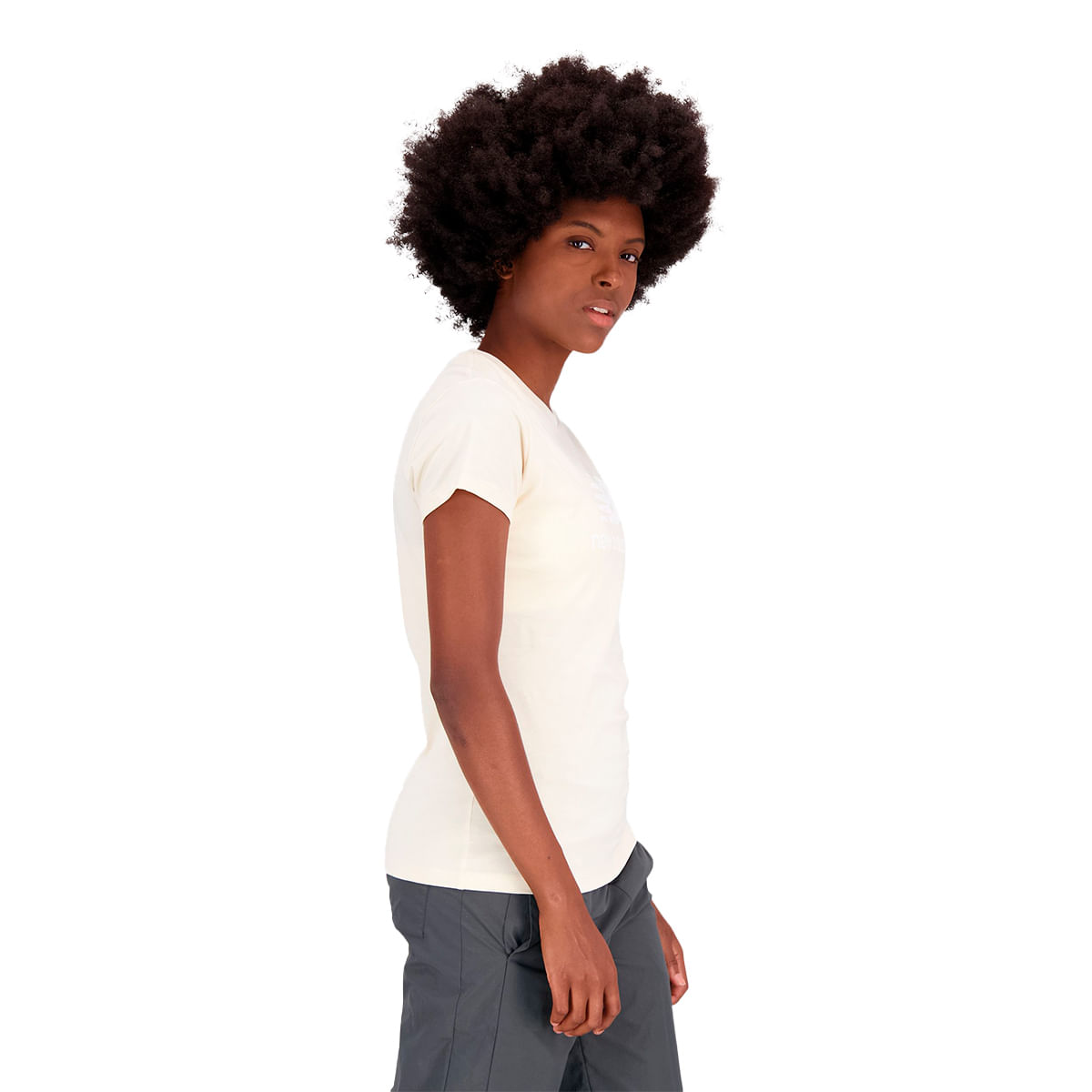 Remera New Balance Mujer Essentials Stacked Crema - My Shuzz - Tienda ...